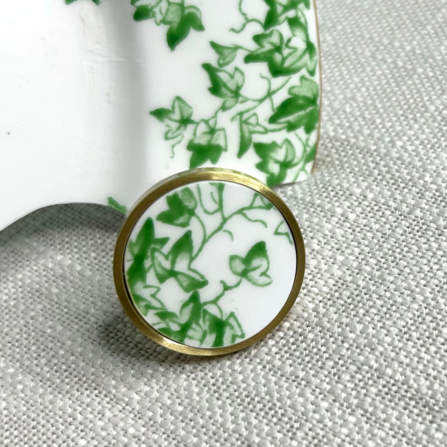 1895-1910 The Foley China Pre-Shelley Ivy Door Knob